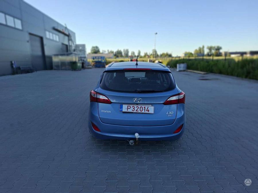 Blue Hyundai i30 2012 in Kaunas, with an engine capacity of 1.58 L and mileage of 268 thousand km for 3600 €, photo 12 on AUTOMOTO.COM.LV
