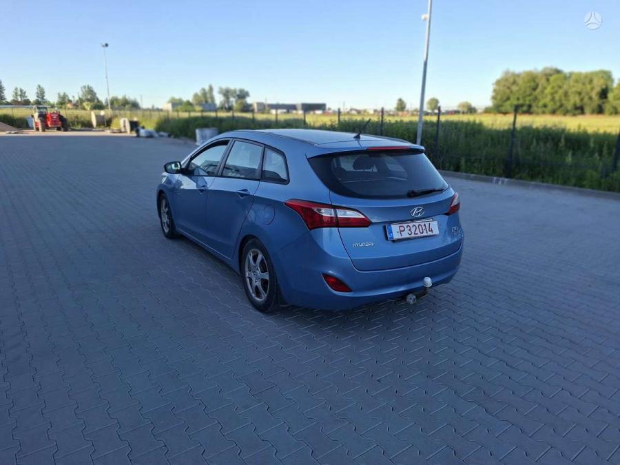 Blue Hyundai i30 2012 in Kaunas, with an engine capacity of 1.58 L and mileage of 268 thousand km for 3600 €, photo 13 on AUTOMOTO.COM.LV
