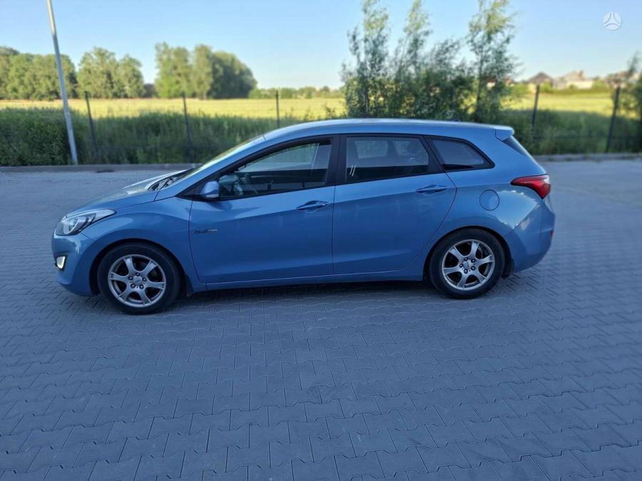 Blue Hyundai i30 2012 in Kaunas, with an engine capacity of 1.58 L and mileage of 268 thousand km for 3600 €, photo 15 on AUTOMOTO.COM.LV