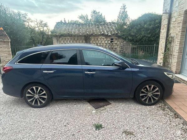 Zils Hyundai i30 2017 Šauļi, ar dzinēja tilpumu 1.58 L un nobraukumu 240 tūkst. km par 6500 €, foto 4 vietnē AUTOMOTO.COM.LV