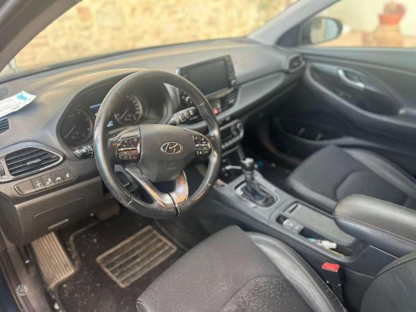 Zils Hyundai i30 2017 Šauļi, ar dzinēja tilpumu 1.58 L un nobraukumu 240 tūkst. km par 6500 €, foto 6 vietnē AUTOMOTO.COM.LV