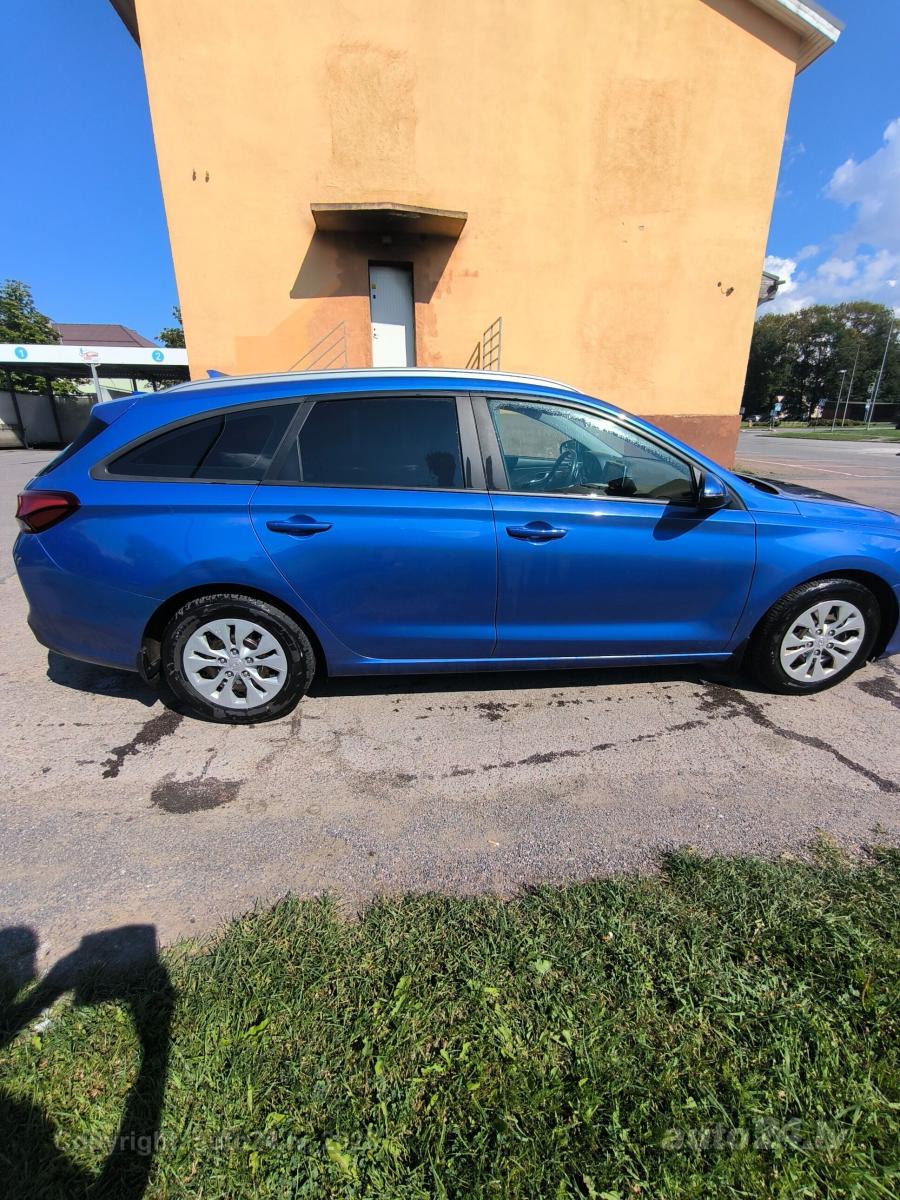 Zils Hyundai i30 2019 Tallina, ar dzinēja tilpumu 1.40 L un nobraukumu 91 tūkst. km par 10000 €, foto 14 vietnē AUTOMOTO.COM.LV