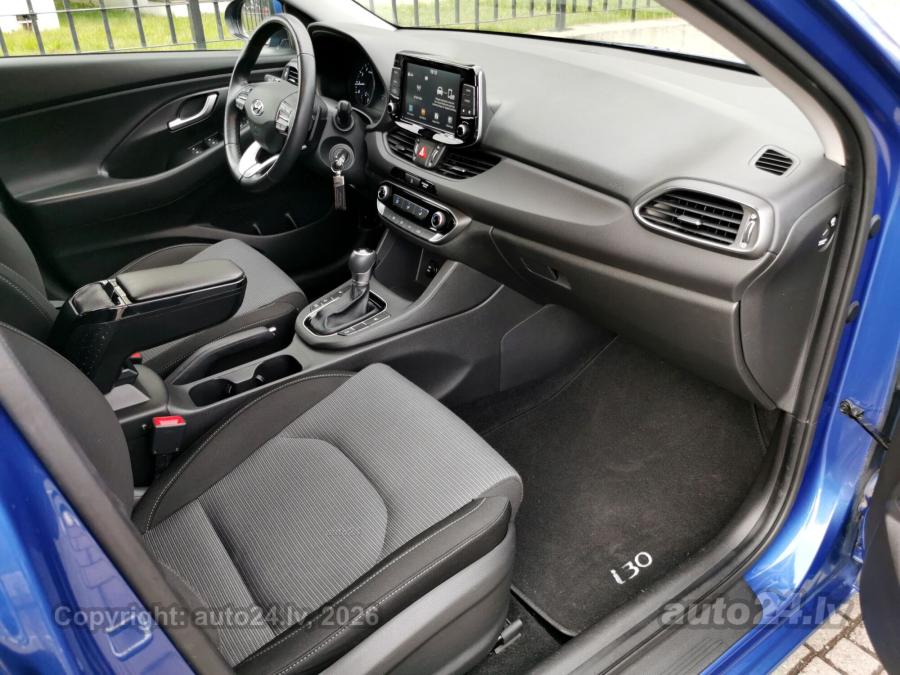 Zils Hyundai i30 2019 Tallina, ar dzinēja tilpumu 1.40 L un nobraukumu 91 tūkst. km par 11490 €, foto 25 vietnē AUTOMOTO.COM.LV