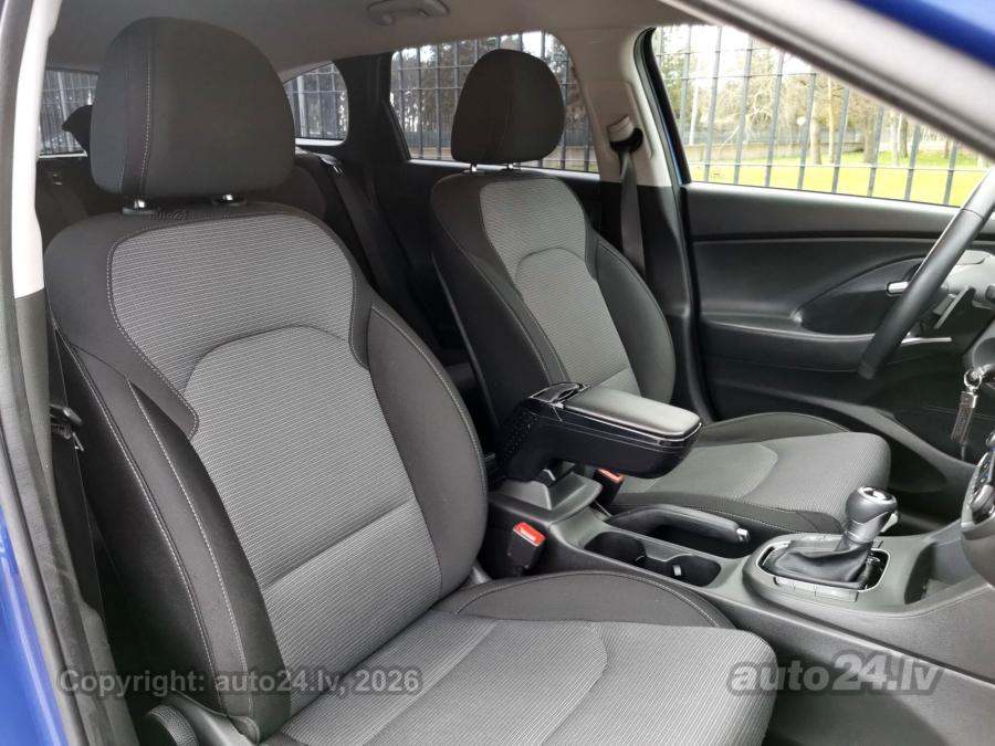 Zils Hyundai i30 2019 Tallina, ar dzinēja tilpumu 1.40 L un nobraukumu 91 tūkst. km par 11490 €, foto 27 vietnē AUTOMOTO.COM.LV