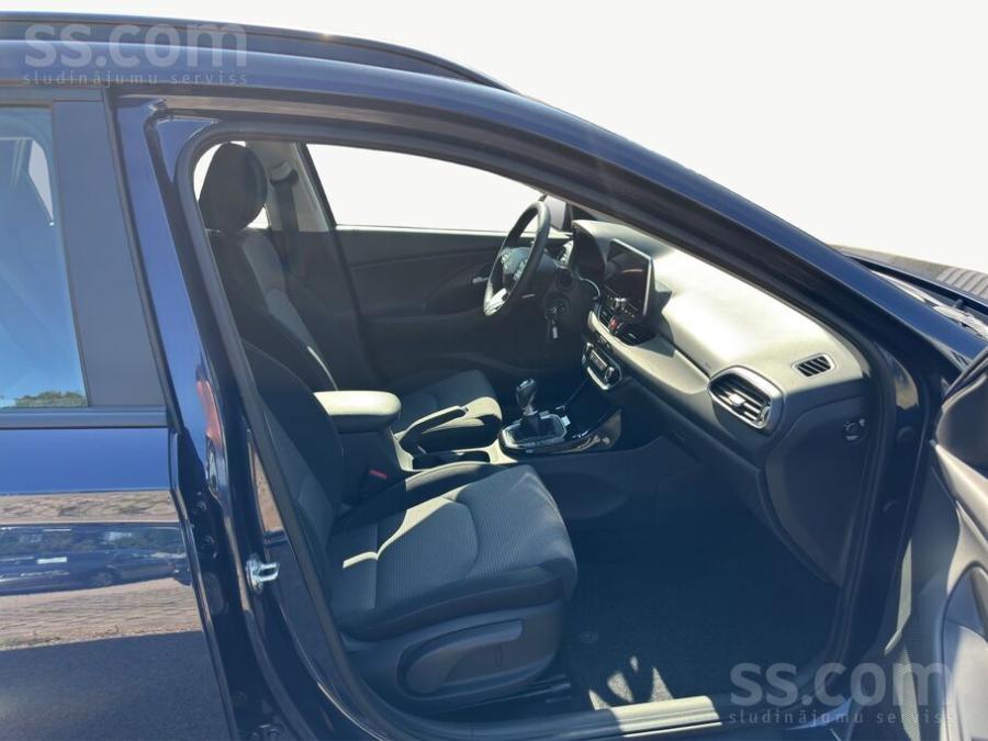 Zils Hyundai i30 2025 Rīga, ar dzinēja tilpumu 1.50 L un nobraukumu 16 tūkst. km par 17490 €, foto 17 vietnē AUTOMOTO.COM.LV