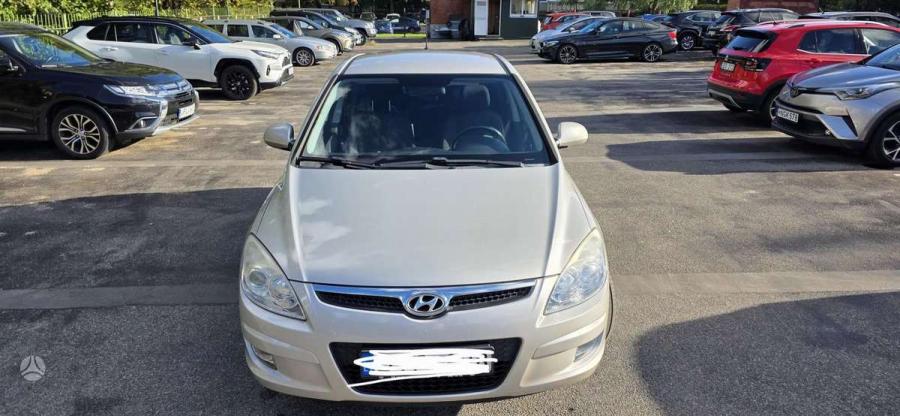 Brūns Hyundai i30 2008 Viļņa, ar dzinēja tilpumu 1.59 L un nobraukumu 119 tūkst. km par 4000 €, foto 17 vietnē AUTOMOTO.COM.LV