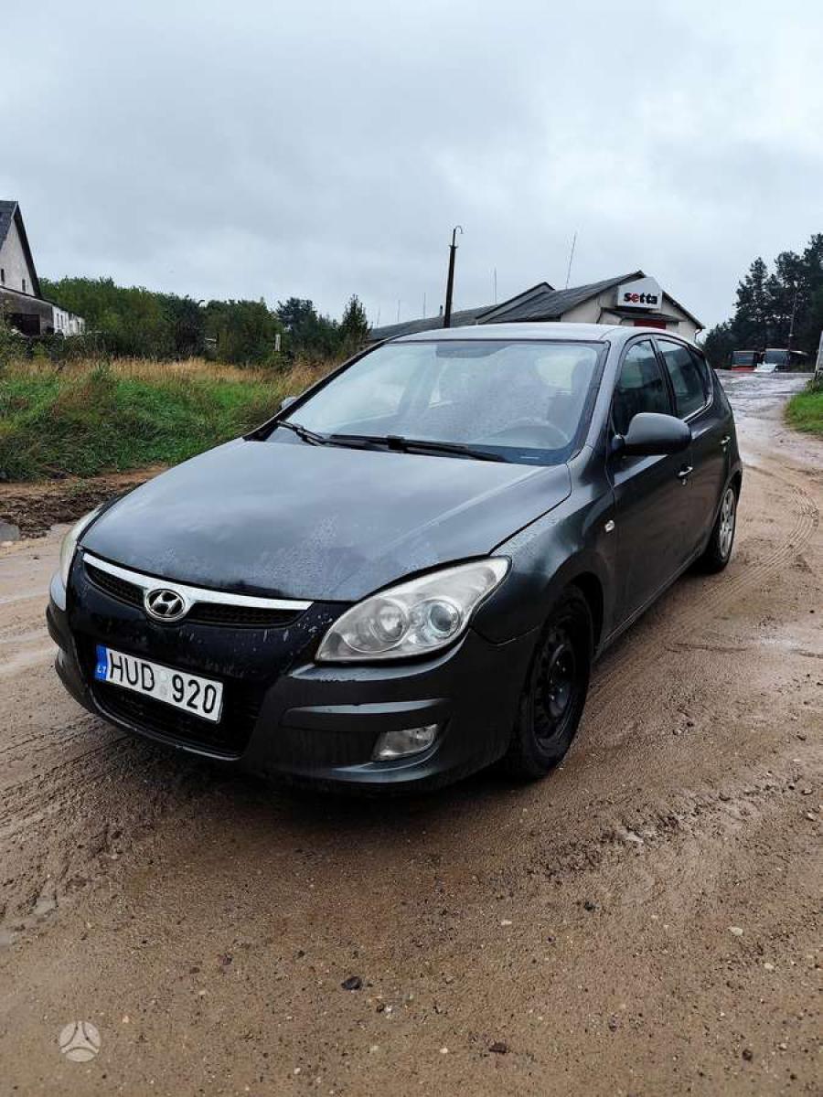 Коричневый Хендай i30 2009 в Вильнюс, объемом двигателя 1.58 л и пробегом 373 тыс. км за 900 €, фото 1 на AUTOMOTO.COM.LV