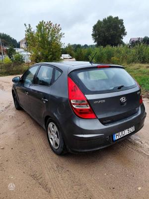 Коричневый Хендай i30 2009 в Вильнюс, объемом двигателя 1.58 л и пробегом 373 тыс. км за 900 €, фото 3 на AUTOMOTO.COM.LV