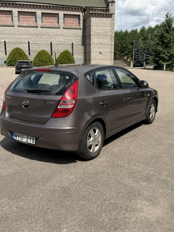 Brūns Hyundai i30 2011 Alīta, ar dzinēja tilpumu 1.40 L un nobraukumu 171 tūkst. km par 3000 €, foto 2 vietnē AUTOMOTO.COM.LV