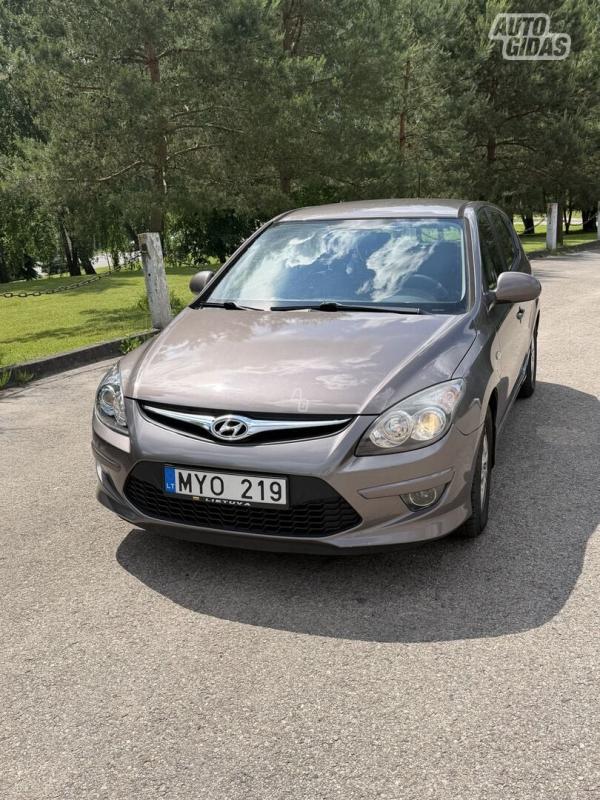 Brūns Hyundai i30 2011 Alīta, ar dzinēja tilpumu 1.40 L un nobraukumu 171 tūkst. km par 3000 €, foto 3 vietnē AUTOMOTO.COM.LV