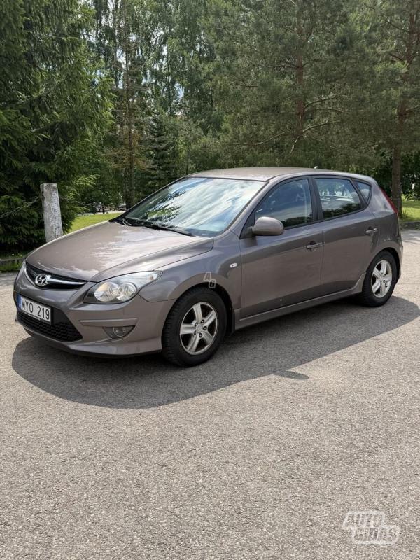Brūns Hyundai i30 2011 Alīta, ar dzinēja tilpumu 1.40 L un nobraukumu 171 tūkst. km par 3000 €, foto 4 vietnē AUTOMOTO.COM.LV