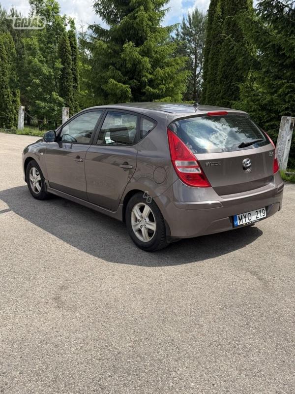 Brūns Hyundai i30 2011 Alīta, ar dzinēja tilpumu 1.40 L un nobraukumu 171 tūkst. km par 3000 €, foto 5 vietnē AUTOMOTO.COM.LV