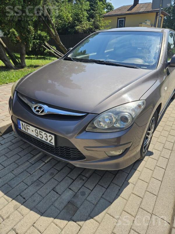 Brūns Hyundai i30 2011 Rīga, ar dzinēja tilpumu 1.40 L un nobraukumu 245 tūkst. km par 2300 €, foto 1 vietnē AUTOMOTO.COM.LV