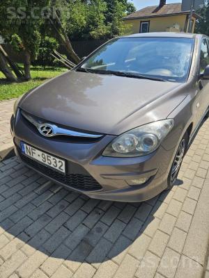 Brūns Hyundai i30 2011 Rīga, ar dzinēja tilpumu 1.40 L un nobraukumu 245 tūkst. km par 2300 €, foto  vietnē AUTOMOTO.COM.LV