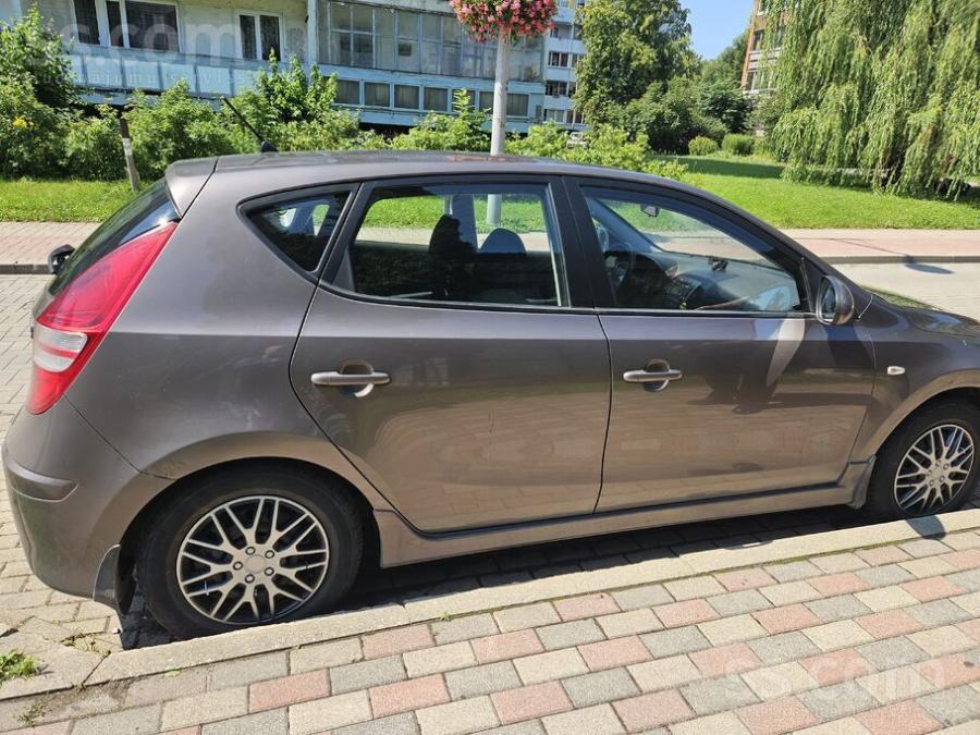 Brūns Hyundai i30 2011 Rīga, ar dzinēja tilpumu 1.40 L un nobraukumu 245 tūkst. km par 2300 €, foto 3 vietnē AUTOMOTO.COM.LV
