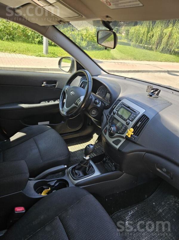 Brūns Hyundai i30 2011 Rīga, ar dzinēja tilpumu 1.40 L un nobraukumu 245 tūkst. km par 2300 €, foto 5 vietnē AUTOMOTO.COM.LV
