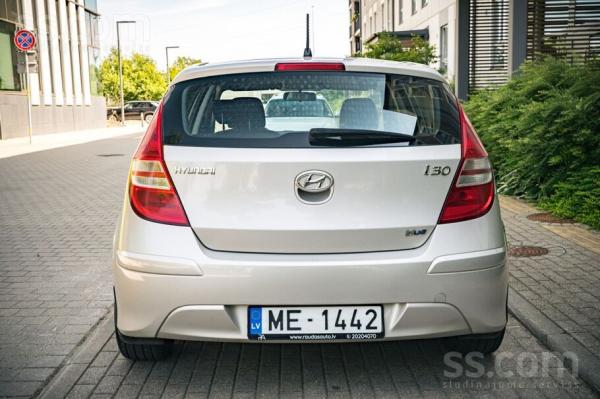 Brown Hyundai i30 2011 in Riga, with an engine capacity of 1.40 L and mileage of 239 thousand km for 1490 €, photo 6 on AUTOMOTO.COM.LV