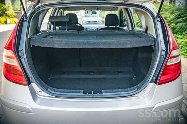 Brown Hyundai i30 2011 in Riga, with an engine capacity of 1.40 L and mileage of 239 thousand km for 1490 €, photo 8 on AUTOMOTO.COM.LV