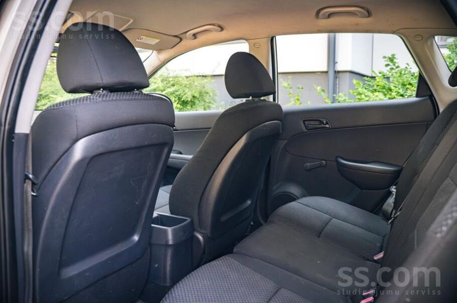 Brown Hyundai i30 2011 in Riga, with an engine capacity of 1.40 L and mileage of 239 thousand km for 1490 €, photo 13 on AUTOMOTO.COM.LV
