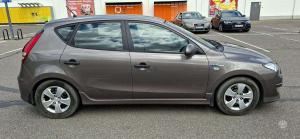 Brūns Hyundai i30 2011 Viļņa, ar dzinēja tilpumu 1.40 L un nobraukumu 135 tūkst. km par 2350 €, foto 7 vietnē AUTOMOTO.COM.LV