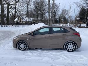 Brown Hyundai i30 2012 in Riga, with an engine capacity of 1.40 L and mileage of 230 thousand km for 3500 €, photo 2 on AUTOMOTO.COM.LV