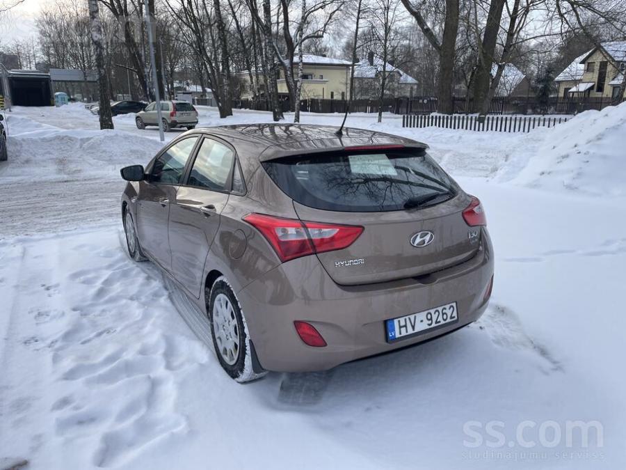 Brown Hyundai i30 2012 in Riga, with an engine capacity of 1.40 L and mileage of 230 thousand km for 3500 €, photo 3 on AUTOMOTO.COM.LV