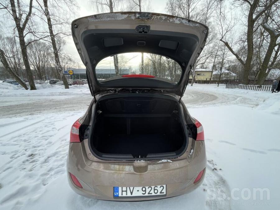 Brown Hyundai i30 2012 in Riga, with an engine capacity of 1.40 L and mileage of 230 thousand km for 3500 €, photo 4 on AUTOMOTO.COM.LV