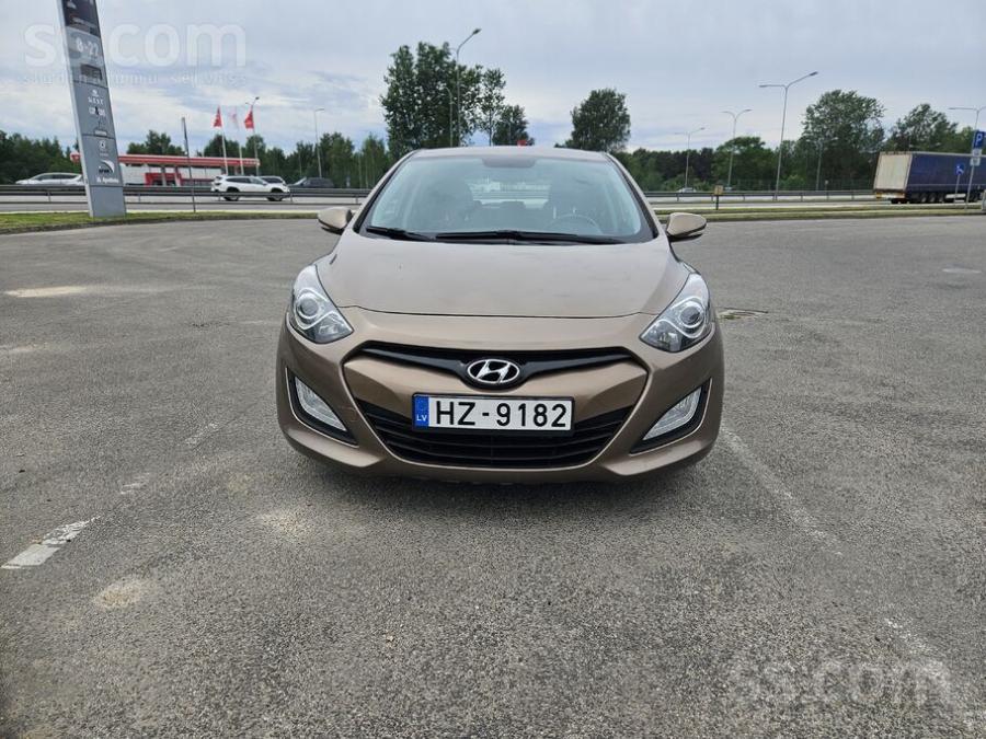 Brūns Hyundai i30 2012 Rīga, ar dzinēja tilpumu 1.60 L un nobraukumu 247 tūkst. km par 3600 €, foto 1 vietnē AUTOMOTO.COM.LV