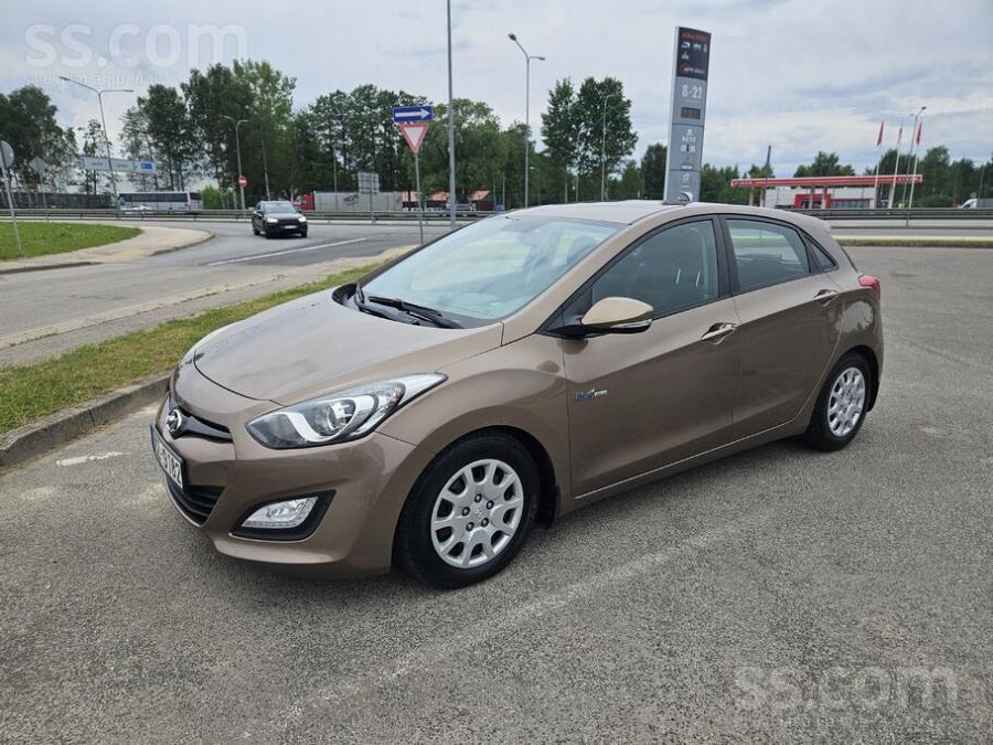 Brūns Hyundai i30 2012 Rīga, ar dzinēja tilpumu 1.60 L un nobraukumu 247 tūkst. km par 3600 €, foto 3 vietnē AUTOMOTO.COM.LV