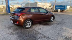 Brown Hyundai i30 2013 in Marijampole, with an engine capacity of 1.59 L and mileage of 200 thousand km for 4300 €, photo 5 on AUTOMOTO.COM.LV