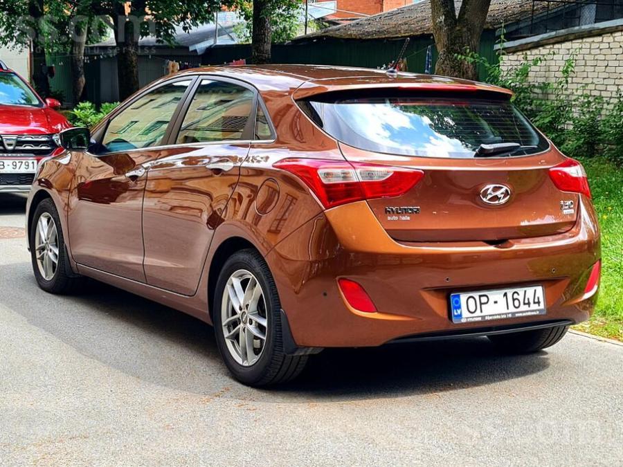 Brūns Hyundai i30 2013 Rīga, ar dzinēja tilpumu 1.60 L un nobraukumu 158 tūkst. km par 7200 €, foto 3 vietnē AUTOMOTO.COM.LV