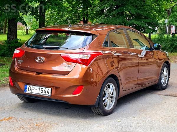 Brūns Hyundai i30 2013 Rīga, ar dzinēja tilpumu 1.60 L un nobraukumu 158 tūkst. km par 7200 €, foto 3 vietnē AUTOMOTO.COM.LV