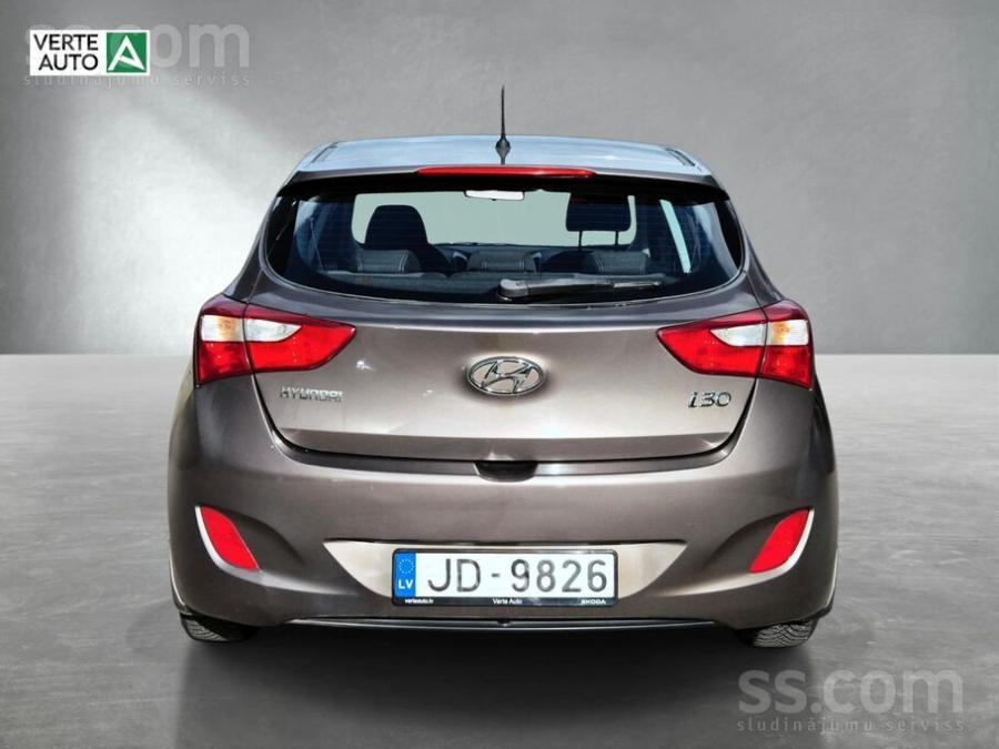 Коричневый Хендай i30 2013 в Рига, объемом двигателя 1.40 л и пробегом 130 тыс. км за 3490 €, фото 6 на AUTOMOTO.COM.LV