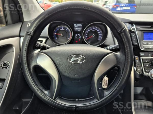 Hyundai i30 2013 in Riga on AUTOMOTO.COM.LV Brown Hyundai i30 2013 in Riga, with an engine capacity of 1.40 L and mileage of 130 thousand km for 3490 €, photo 11 on AUTOMOTO.COM.LV