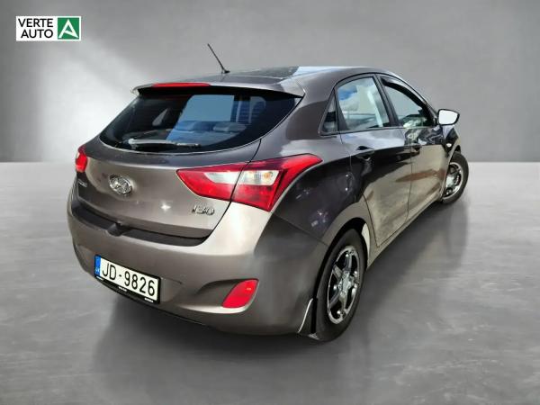 Коричневый Хендай i30 2013 в Рига, объемом двигателя 1.40 л и пробегом 130 тыс. км за 3490 €, фото 4 на AUTOMOTO.COM.LV