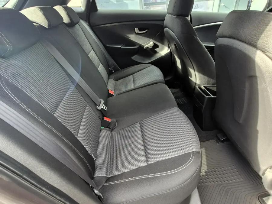 Brown Hyundai i30 2013 in Riga, with an engine capacity of 1.40 L and mileage of 130 thousand km for 3490 €, photo 11 on AUTOMOTO.COM.LV