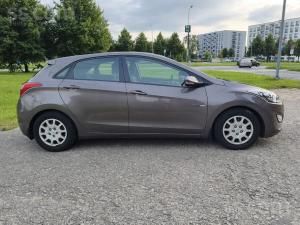 Brown Hyundai i30 2014 in Riga, with an engine capacity of 1.60 L and mileage of 102 thousand km for 5500 €, photo 3 on AUTOMOTO.COM.LV