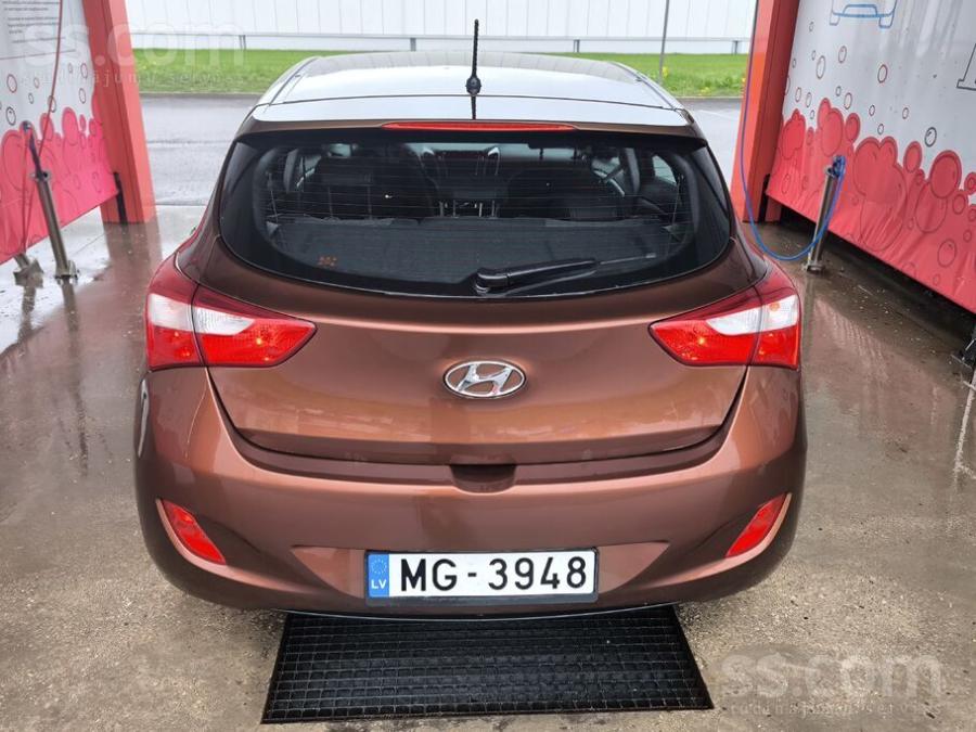 Brūns Hyundai i30 2014 Rīga, ar dzinēja tilpumu 1.40 L un nobraukumu 153 tūkst. km par 3850 €, foto 4 vietnē AUTOMOTO.COM.LV
