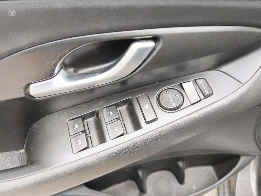 Brūns Hyundai i30 2017 Marijampole, ar dzinēja tilpumu 1.58 L un nobraukumu 374 tūkst. km par 4300 €, foto 20 vietnē AUTOMOTO.COM.LV
