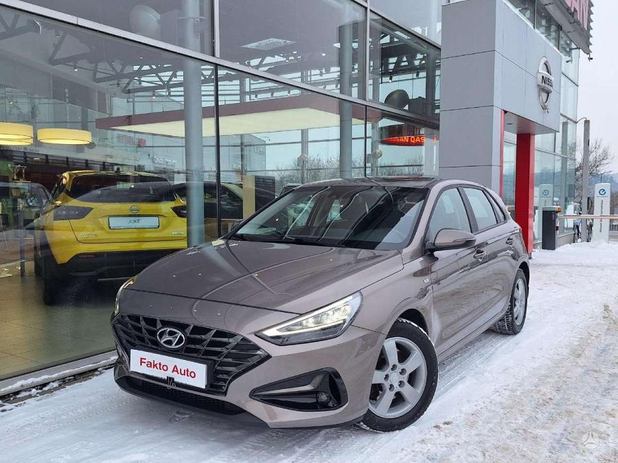 Brown Hyundai i30 2020 in Vilnius, with an engine capacity of 1.00 L and mileage of 43 thousand km for 14900 €, photo 1 on AUTOMOTO.COM.LV