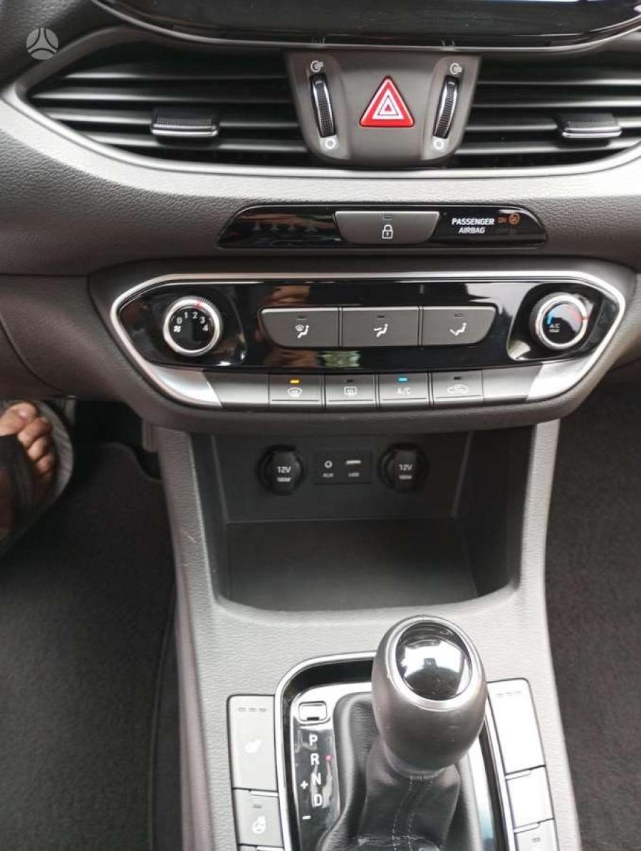 Brown Hyundai i30 2020 in Kelme, with an engine capacity of 1.40 L and mileage of 66 thousand km for 11500 €, photo 10 on AUTOMOTO.COM.LV