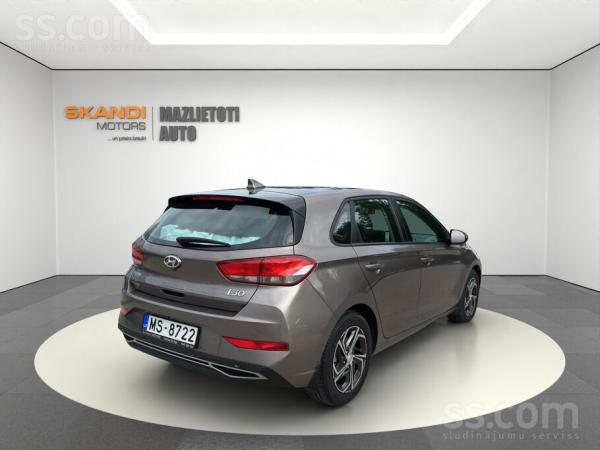 Brown Hyundai i30 2021 in Riga, with an engine capacity of 1.00 L and mileage of 92 thousand km for 12790 €, photo 6 on AUTOMOTO.COM.LV
