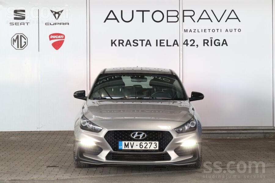 Brown Hyundai i30 2021 in Riga, with an engine capacity of 1.40 L and mileage of 92 thousand km for 12990 €, photo 3 on AUTOMOTO.COM.LV