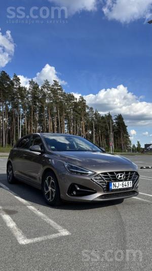 Brūns Hyundai i30 2022 Rīga, ar dzinēja tilpumu 1.00 L un nobraukumu 38 tūkst. km par 14500 €, foto  vietnē AUTOMOTO.COM.LV