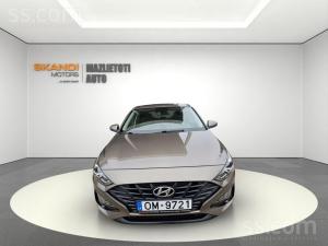 Коричневый Хендай i30 2022 в Лиепая, объемом двигателя 1.50 л и пробегом 52 тыс. км за 11990 €, фото 3 на AUTOMOTO.COM.LV