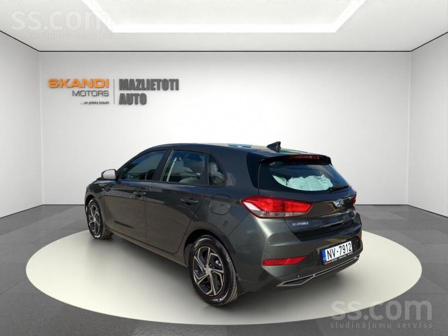 Brown Hyundai i30 2024 in Riga, with an engine capacity of 1.00 L and mileage of 27 thousand km for 17790 €, photo 4 on AUTOMOTO.COM.LV