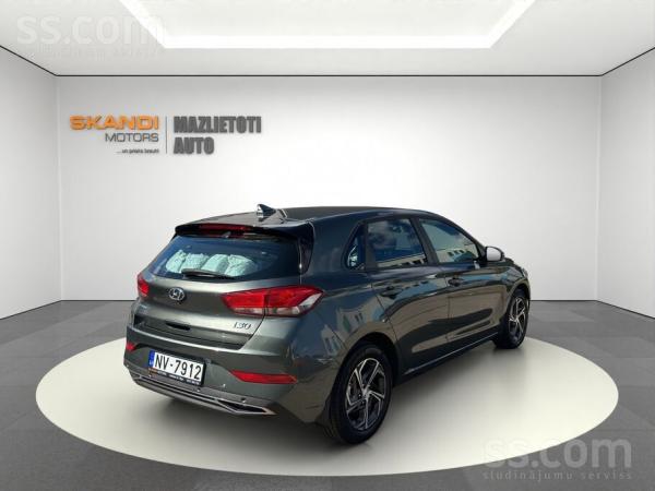 Brown Hyundai i30 2024 in Riga, with an engine capacity of 1.00 L and mileage of 27 thousand km for 17790 €, photo 5 on AUTOMOTO.COM.LV