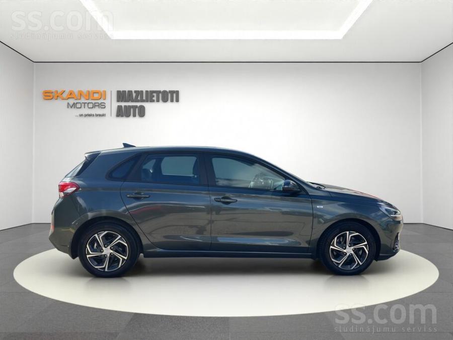 Brown Hyundai i30 2024 in Riga, with an engine capacity of 1.00 L and mileage of 27 thousand km for 17790 €, photo 7 on AUTOMOTO.COM.LV