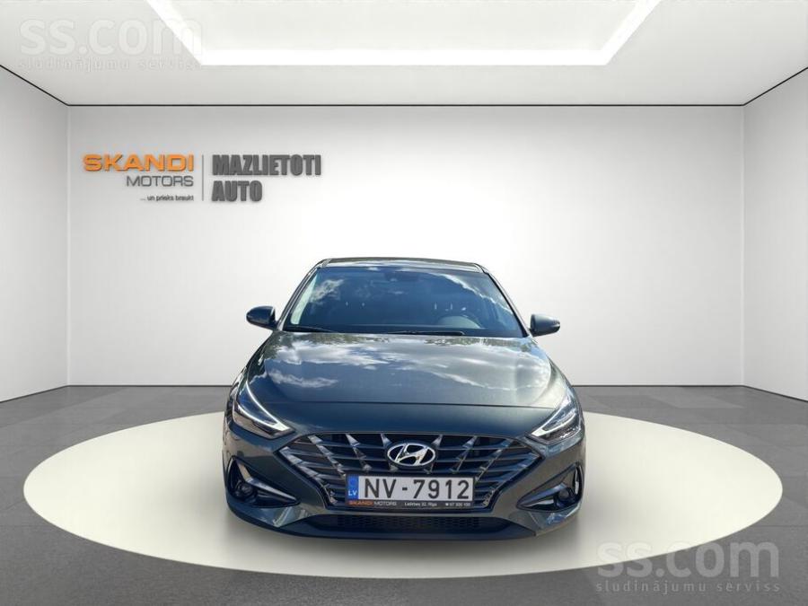 Brown Hyundai i30 2024 in Riga, with an engine capacity of 1.00 L and mileage of 27 thousand km for 17790 €, photo 8 on AUTOMOTO.COM.LV