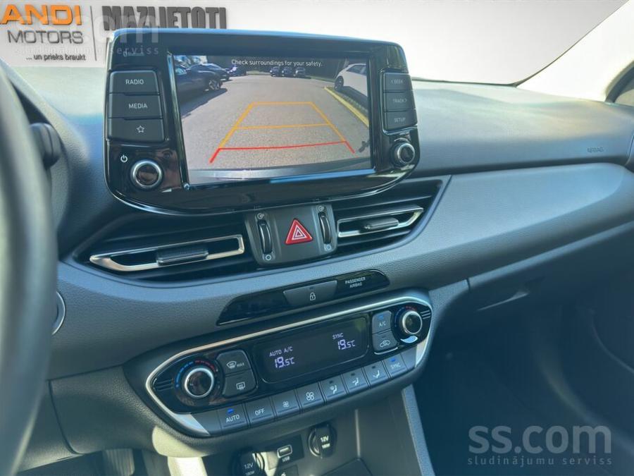 Brown Hyundai i30 2024 in Riga, with an engine capacity of 1.00 L and mileage of 27 thousand km for 17790 €, photo 14 on AUTOMOTO.COM.LV